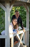 Siden Dina (18) var åtte år, har mamma vært fanget i sitt eget hjem ...