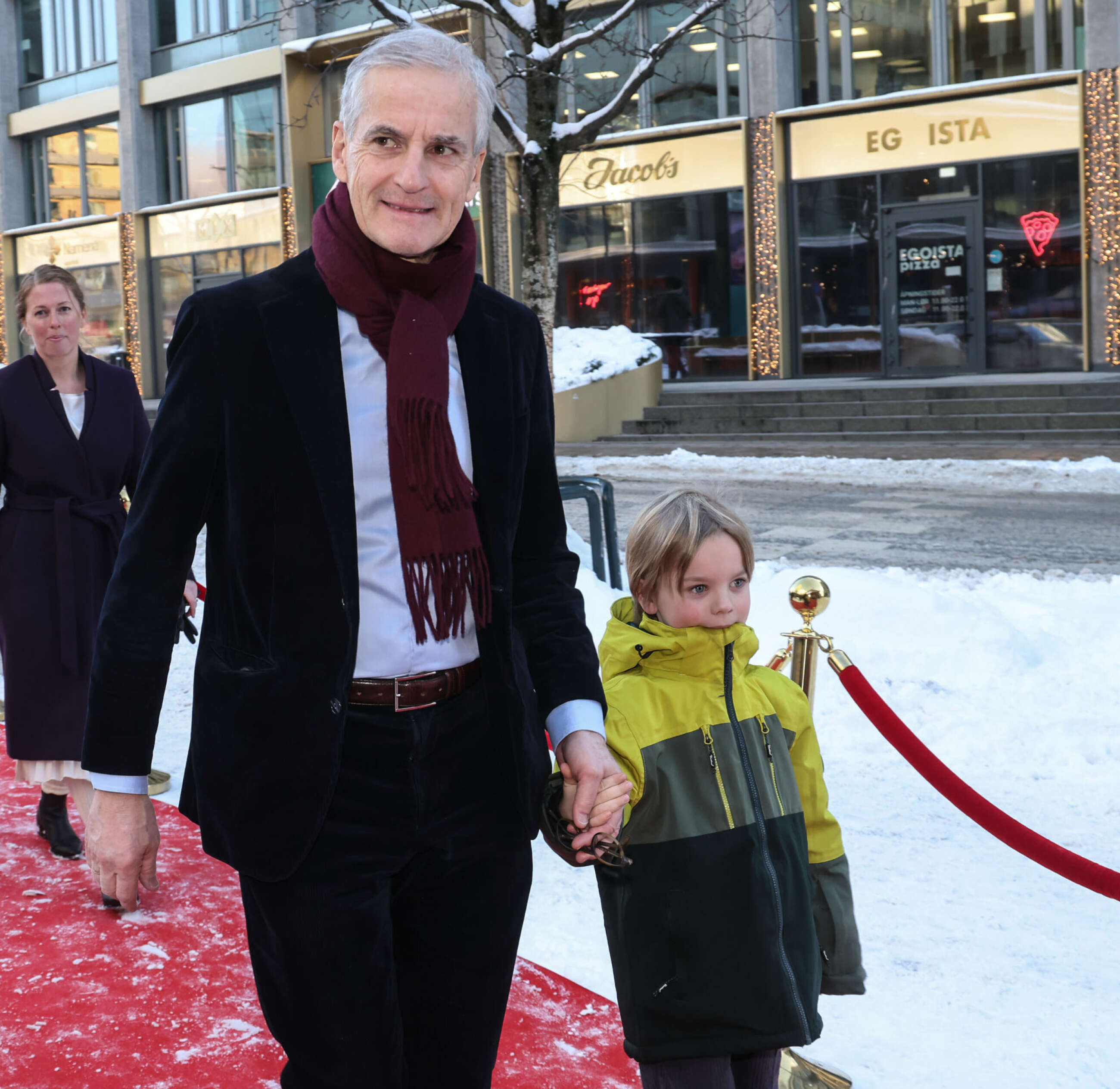 Jona Gahr Støres jul: Kommer med oppfordring - Underholdning Jona Gahr Støres jul: Kommer med oppfordring - Underholdning